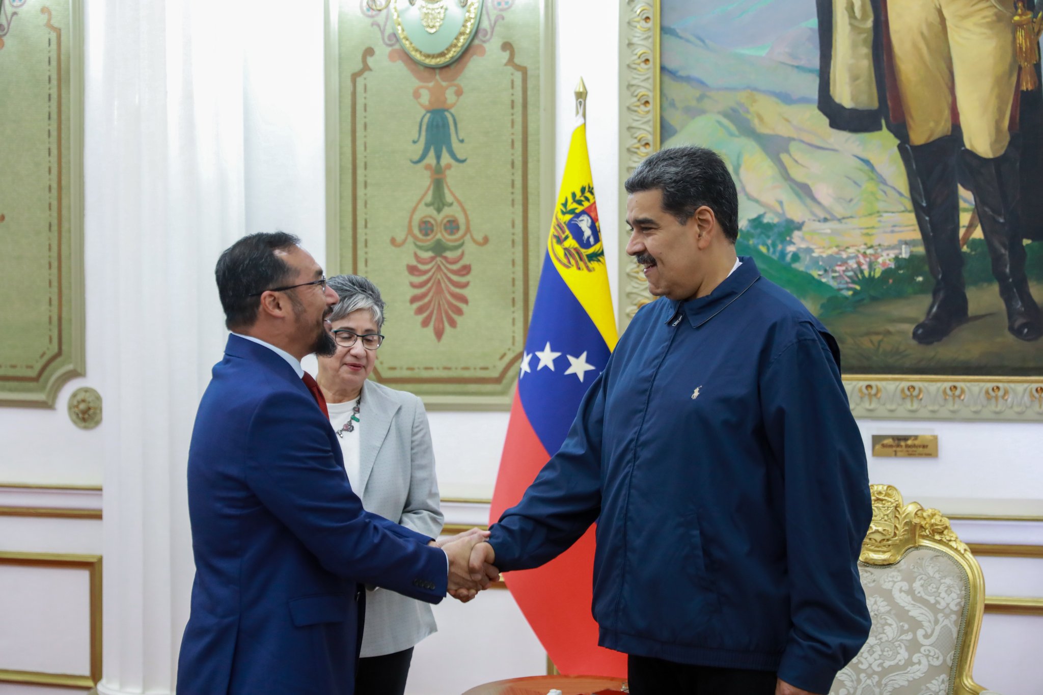 El 29 de agosto, el presidente Nicolás Maduro sostuvo una reunión con el ministro de Energía de ...